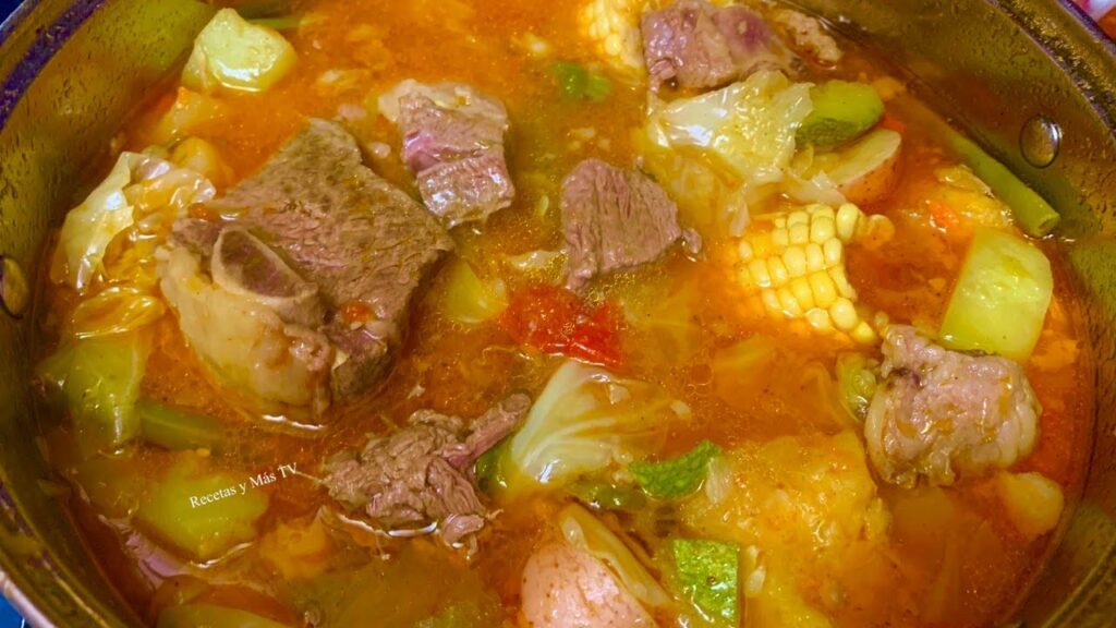 Caldo de Res Receta Mexicana Económica y Nutritiva