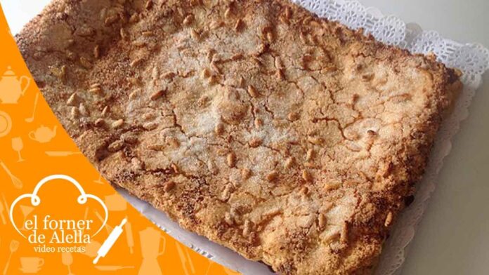 Delicioso Postre Catalán: Coca de Llavaneres Rellena de Chocolate