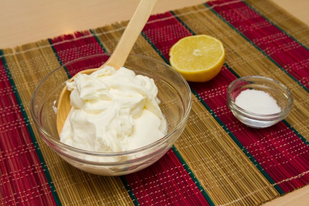 Receta Fácil de Crema Agria o Nata Fresca Casera