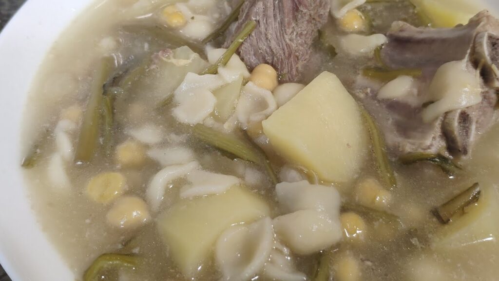 Receta de Puchero con Tagarninas: Un Plato Tradicional